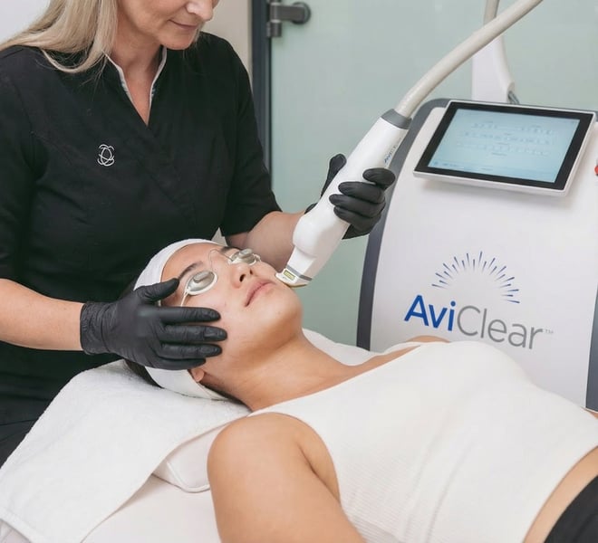 AviClear Laser Hamburg – Akne dauerhaft behandeln | CUTANEUM